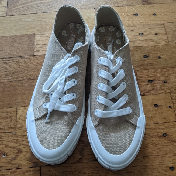 Mad Love | Shoes | Mad Love Tan Canvas Platform Sneaker | Poshmark